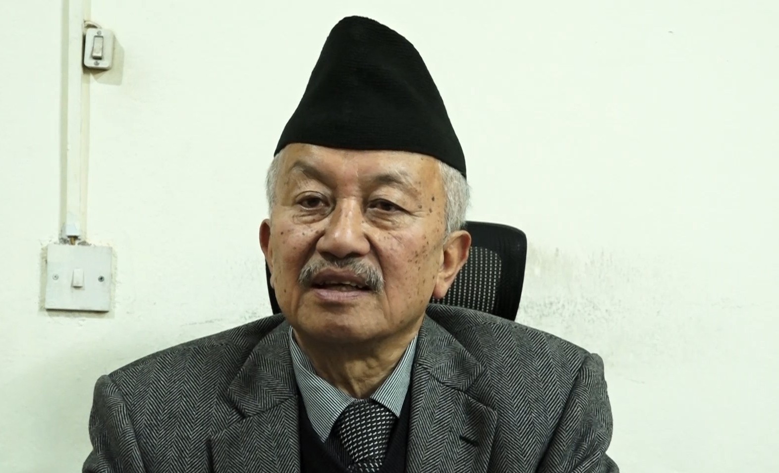 हामी पार्टी बनाउन लागेका छौँ, उहाँहरू भत्काउन : सुवास नेम्वाङ « Yo Bela