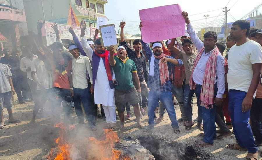 ‘नो रोड नो भोट’ भन्दै उम्मेदवारलाई गाउँ छिर्न रोक « Yo Bela