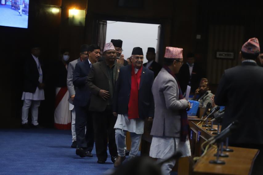 हेर्नुहोस् सभामुख चयनका क्रममा संसद् भवनभित्र देखिएका दृश्यहरू « Yo Bela