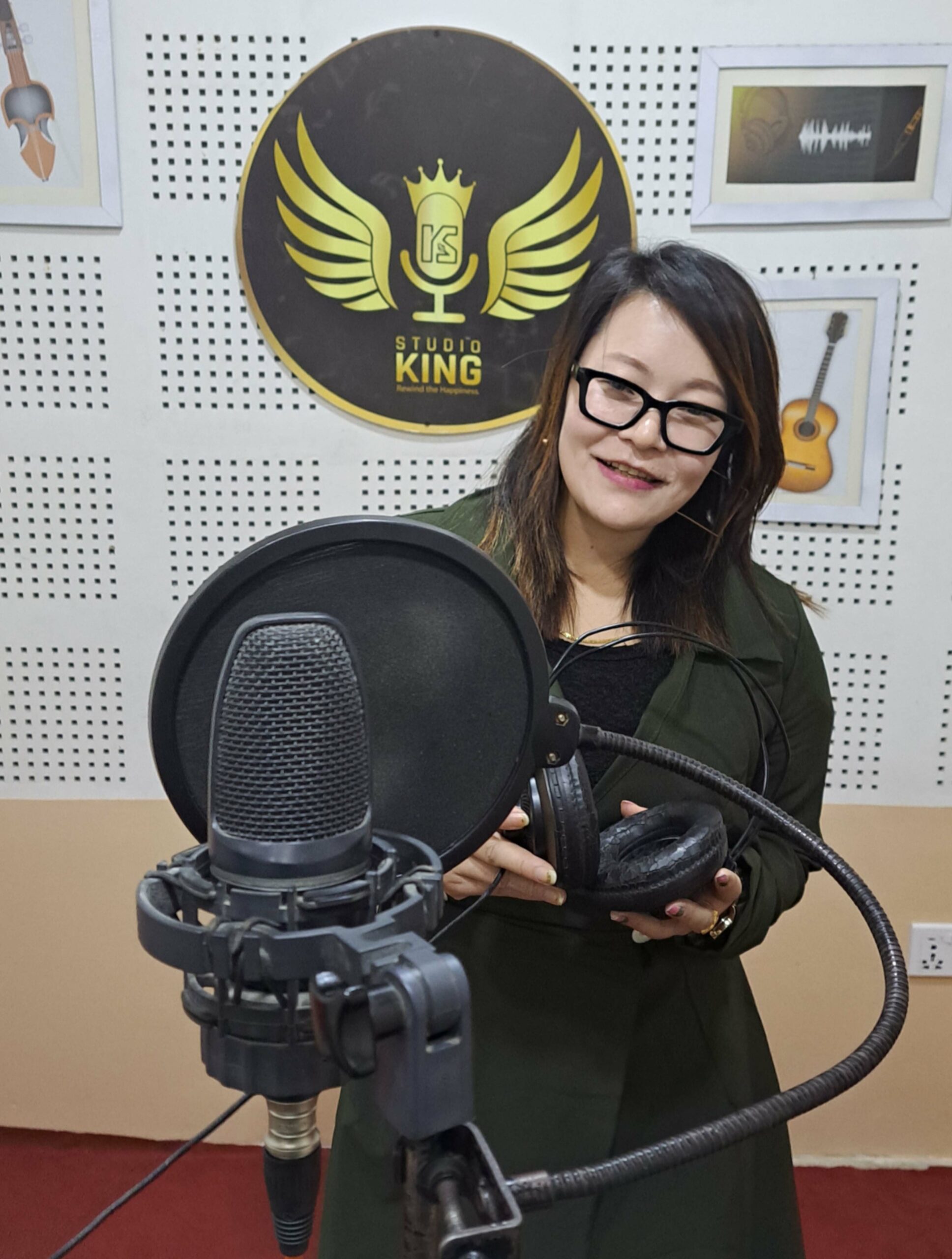 साङ्गीतिक दुनियाँमा छाउँदै गायिका रश्मी राई « Yo Bela